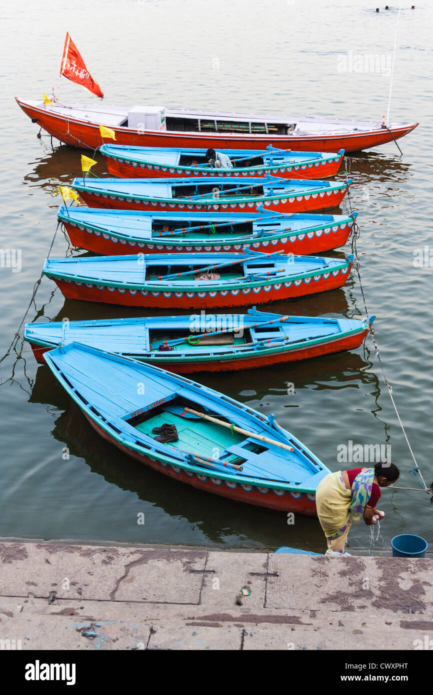 Varanasi boats ganga river kashi banaras hi-res stock photography and ...