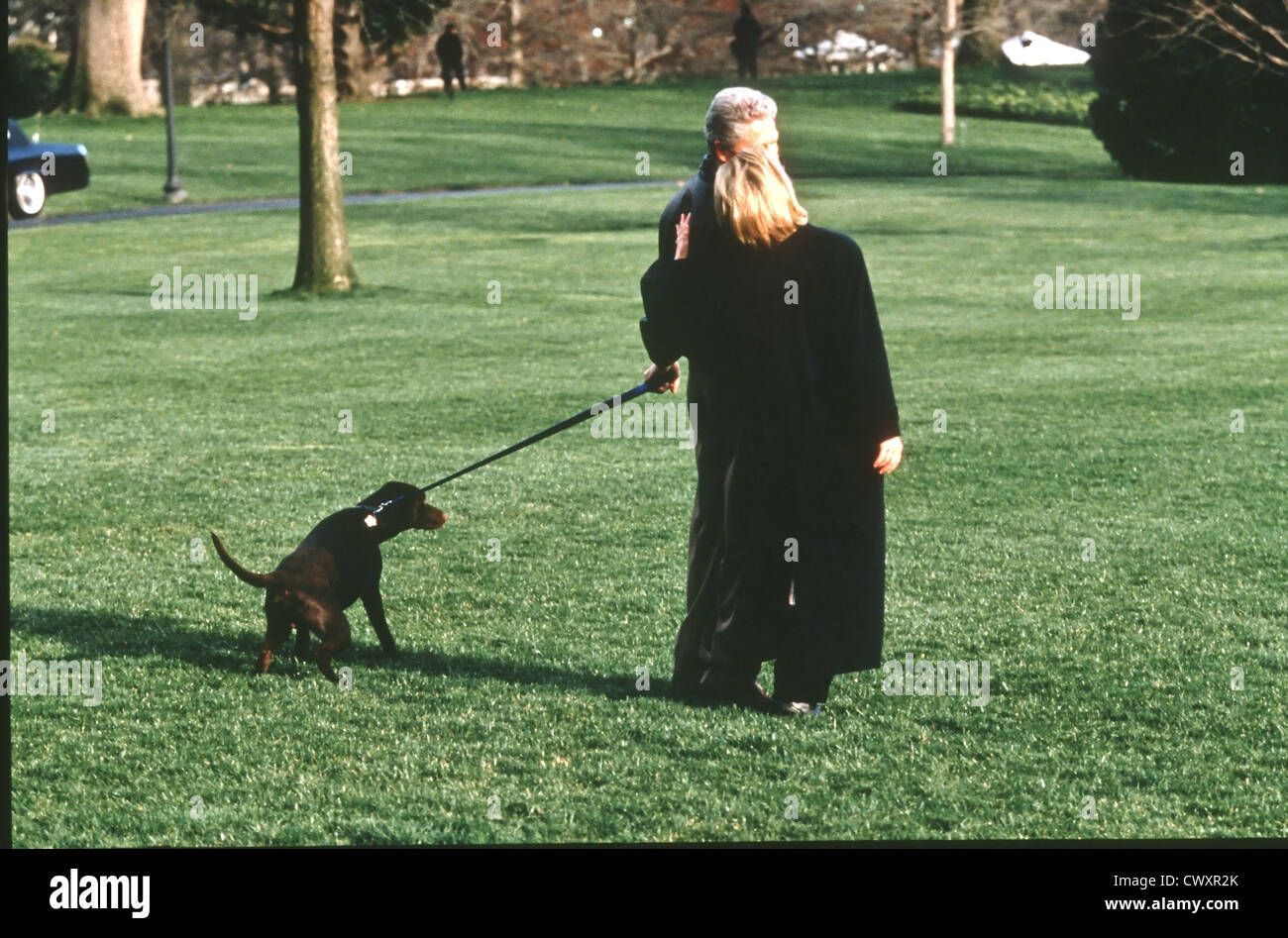 US President Bill Clinton and first lady Hillary Rodham Clinton walk ...