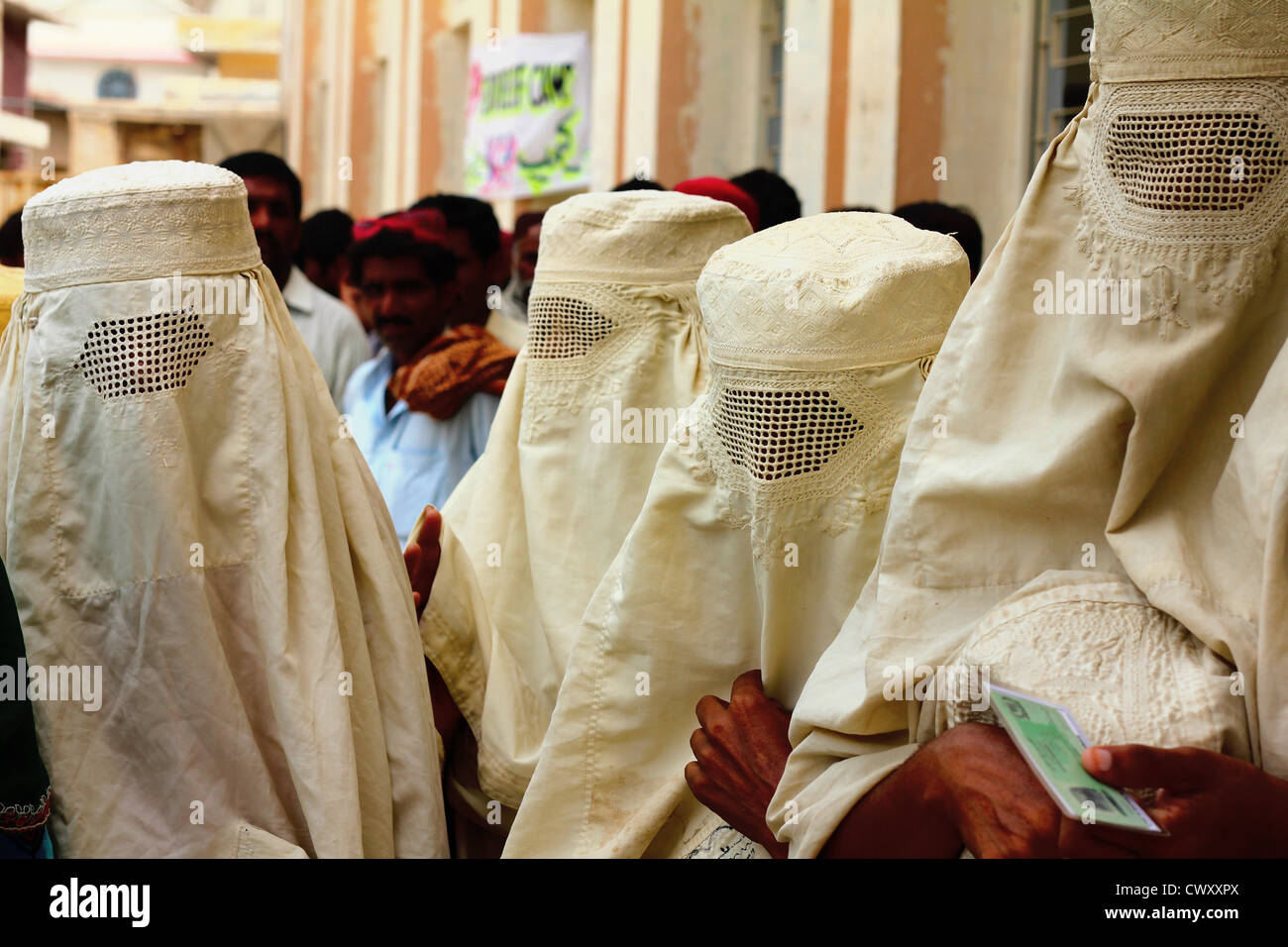 Niqab pakistan hi-res stock photography and images - Alamy