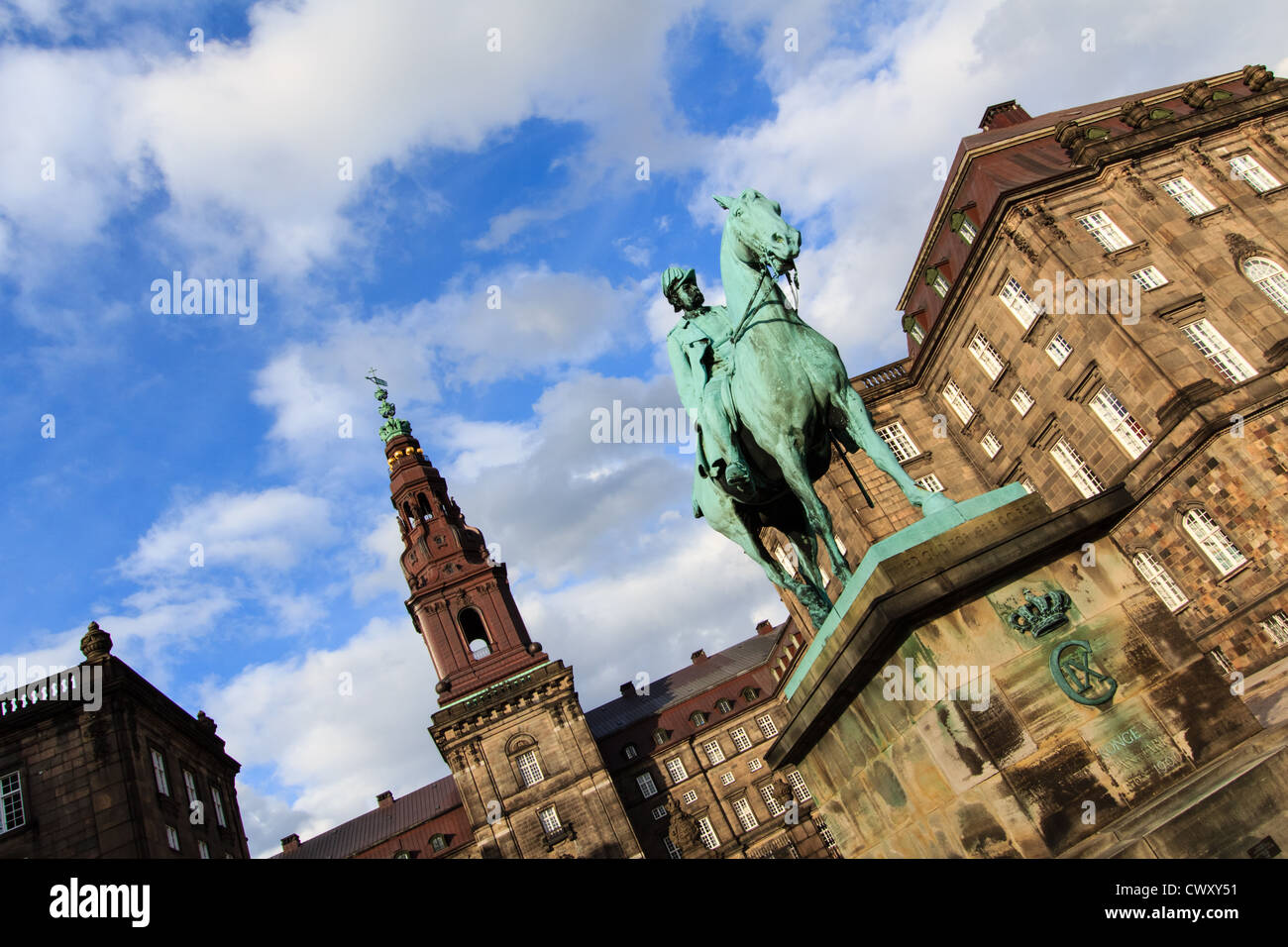 Statue of a danish king in front of Christiansborg Stock Photo - Alamy