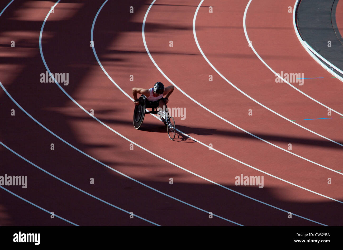Paralympics 800m race at the London 2012 Olympic Stadium Stock Photo ...