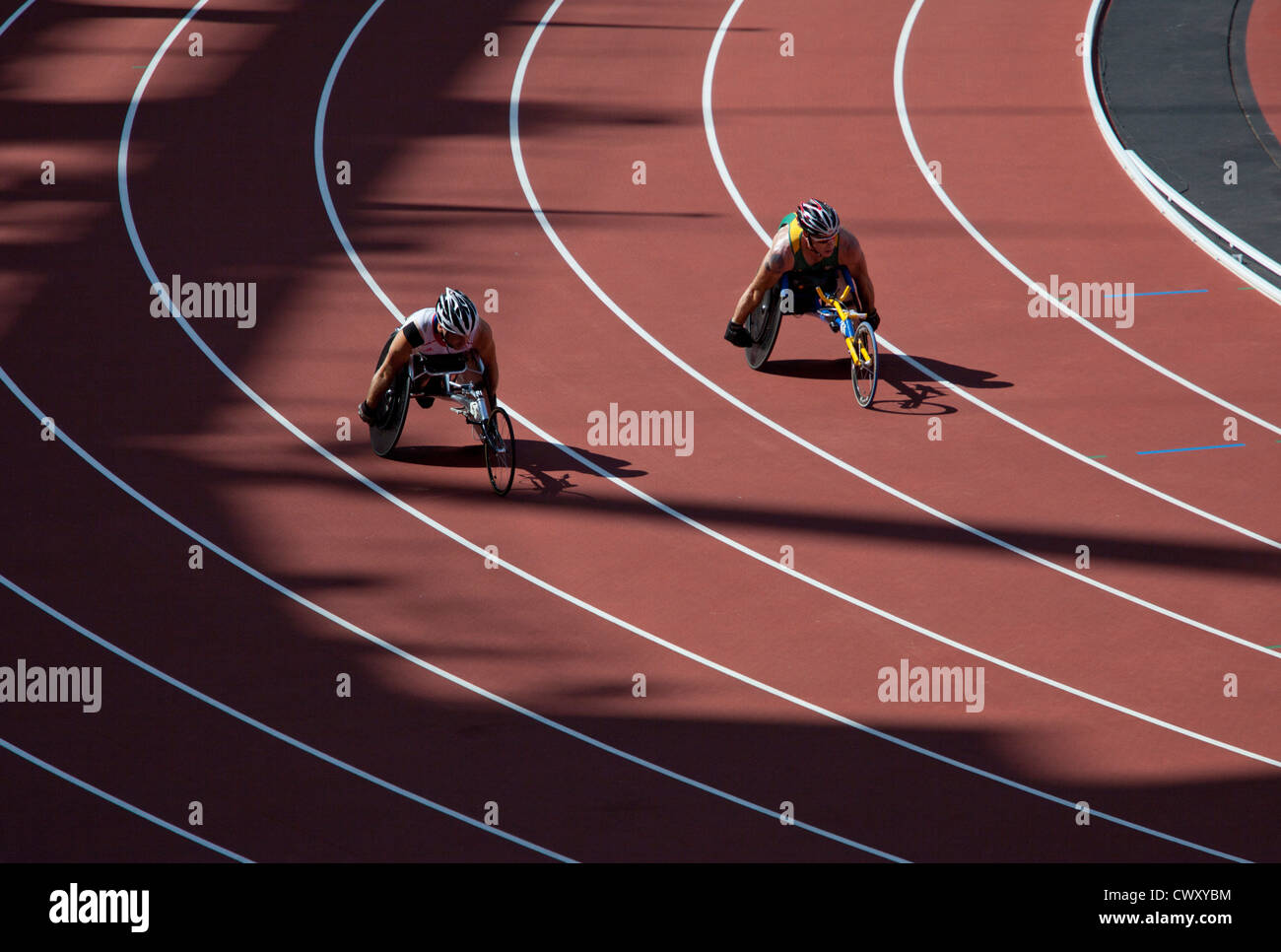 Paralympics 800m race at the London 2012 Olympic Stadium Stock Photo ...
