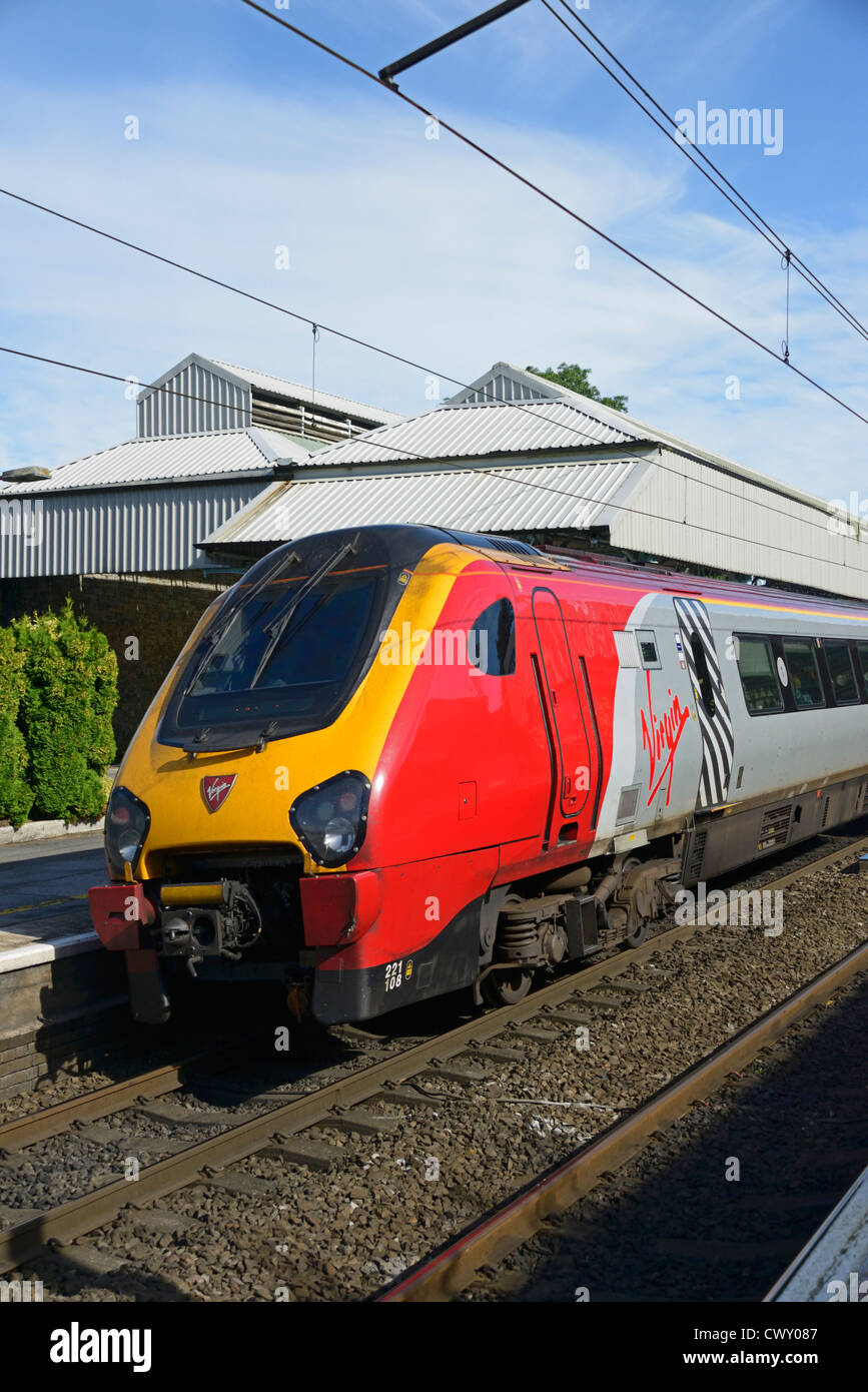 Virgin Trains Class 221 108 SuperVoyager, 'Sir Ernest Shackleton' at ...