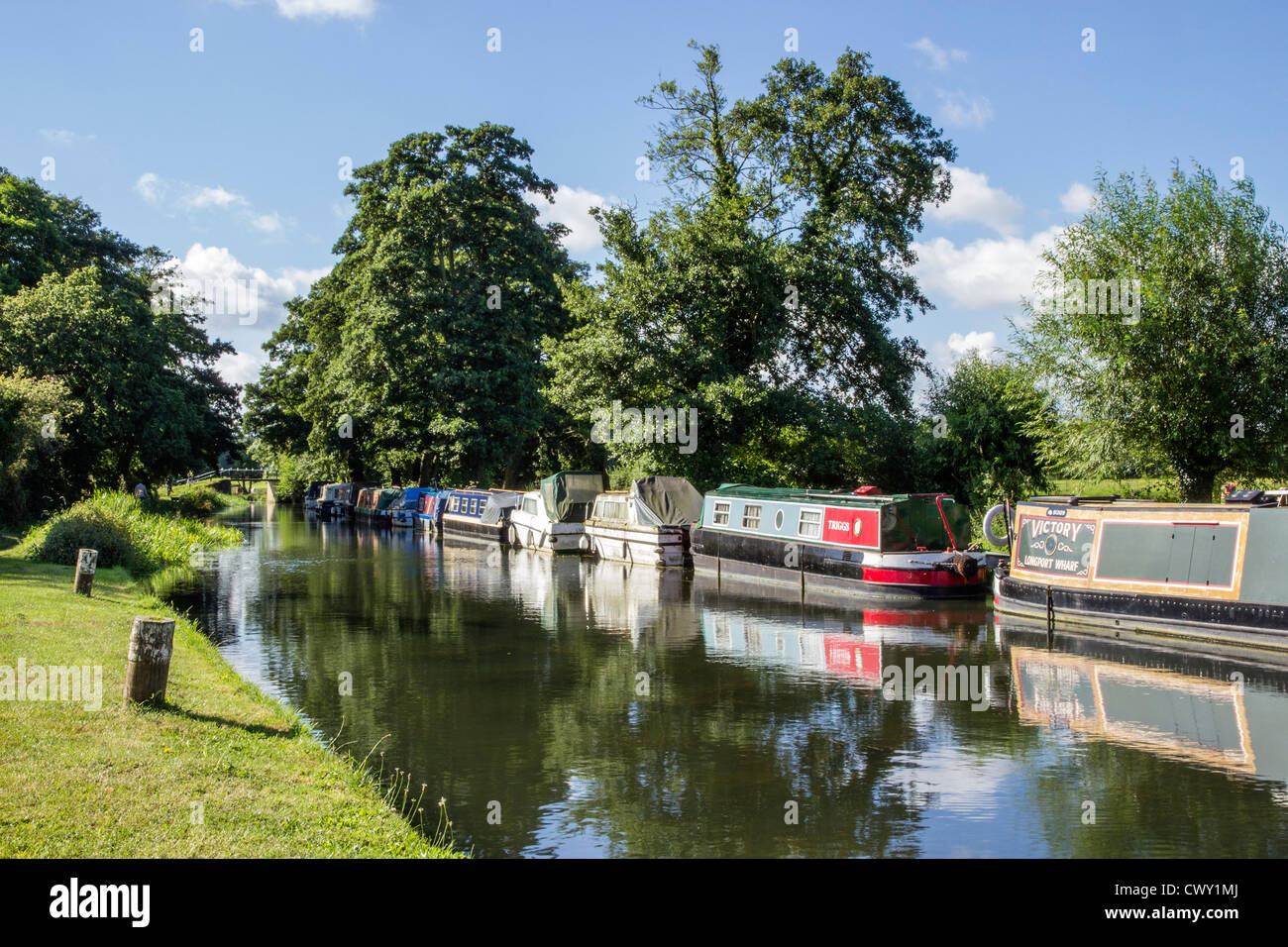 River wey send surrey uk hi-res stock photography and images - Alamy