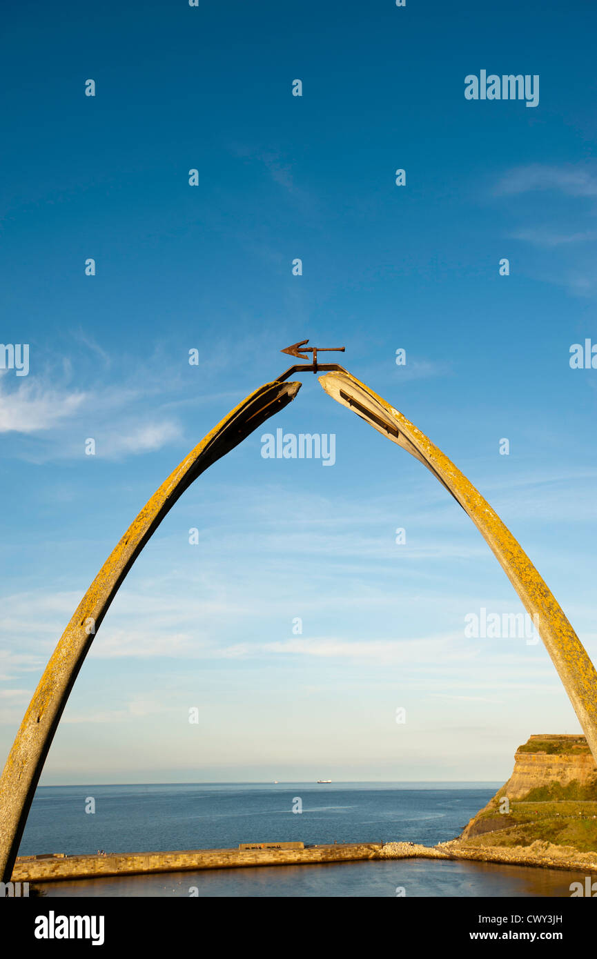Whitby whalebone arch hi-res stock photography and images - Alamy