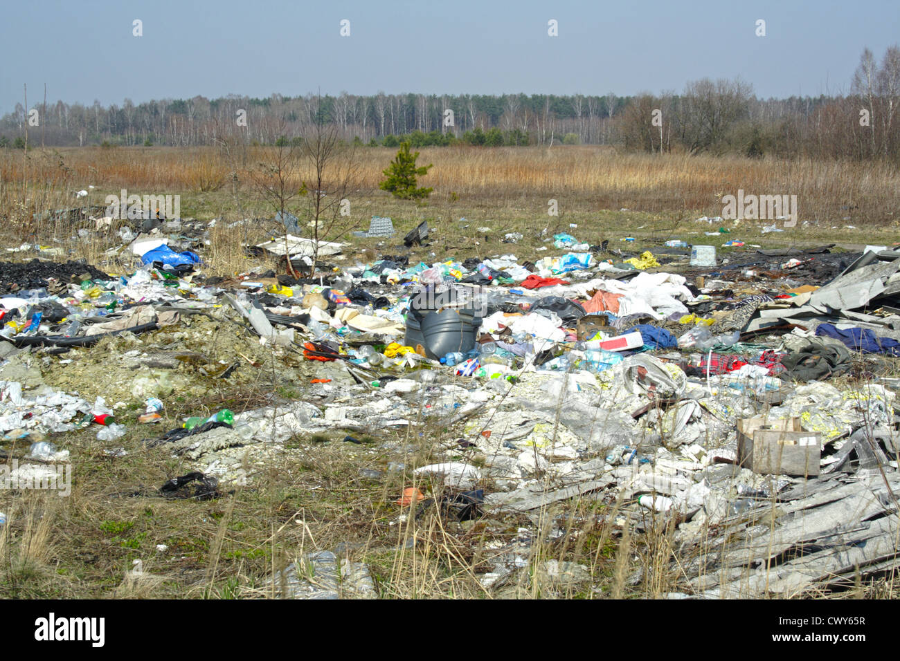 Scattering garbage hi-res stock photography and images - Alamy