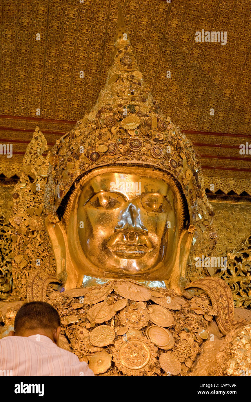 Mahamuni buddha hi-res stock photography and images - Alamy