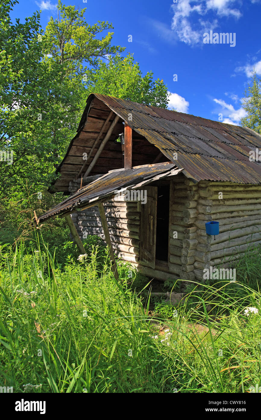 hunter's hut in a green forest Stock Photo - Alamy