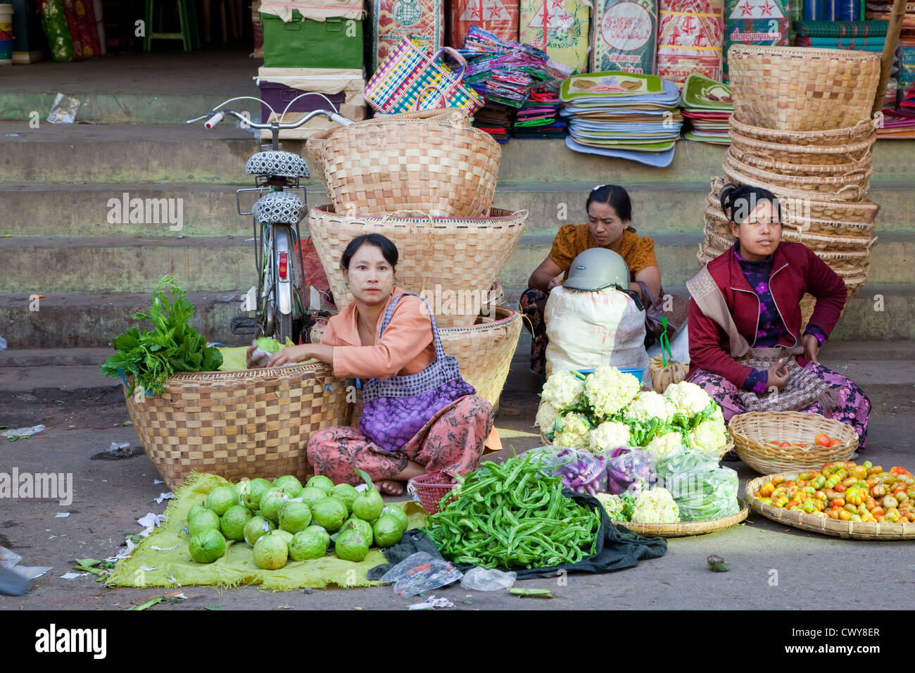 Vegetables in myanmar hi-res stock photography and images - Alamy