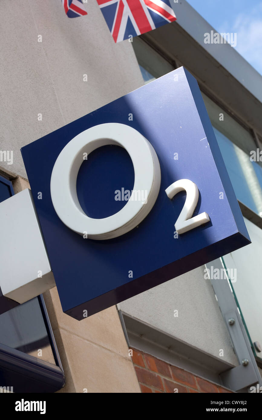 O2 mobile phone sign Stock Photo - Alamy