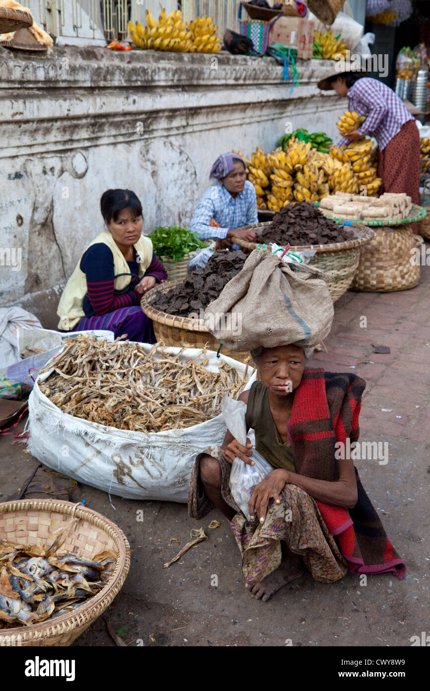 Mandalay myanmar dried fish hi-res stock photography and images - Alamy
