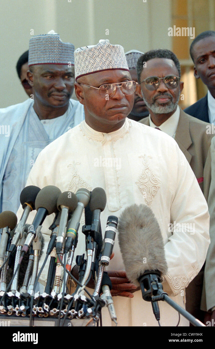 Nigerian leader General Abdulsalami Abubakar after meeting with ...