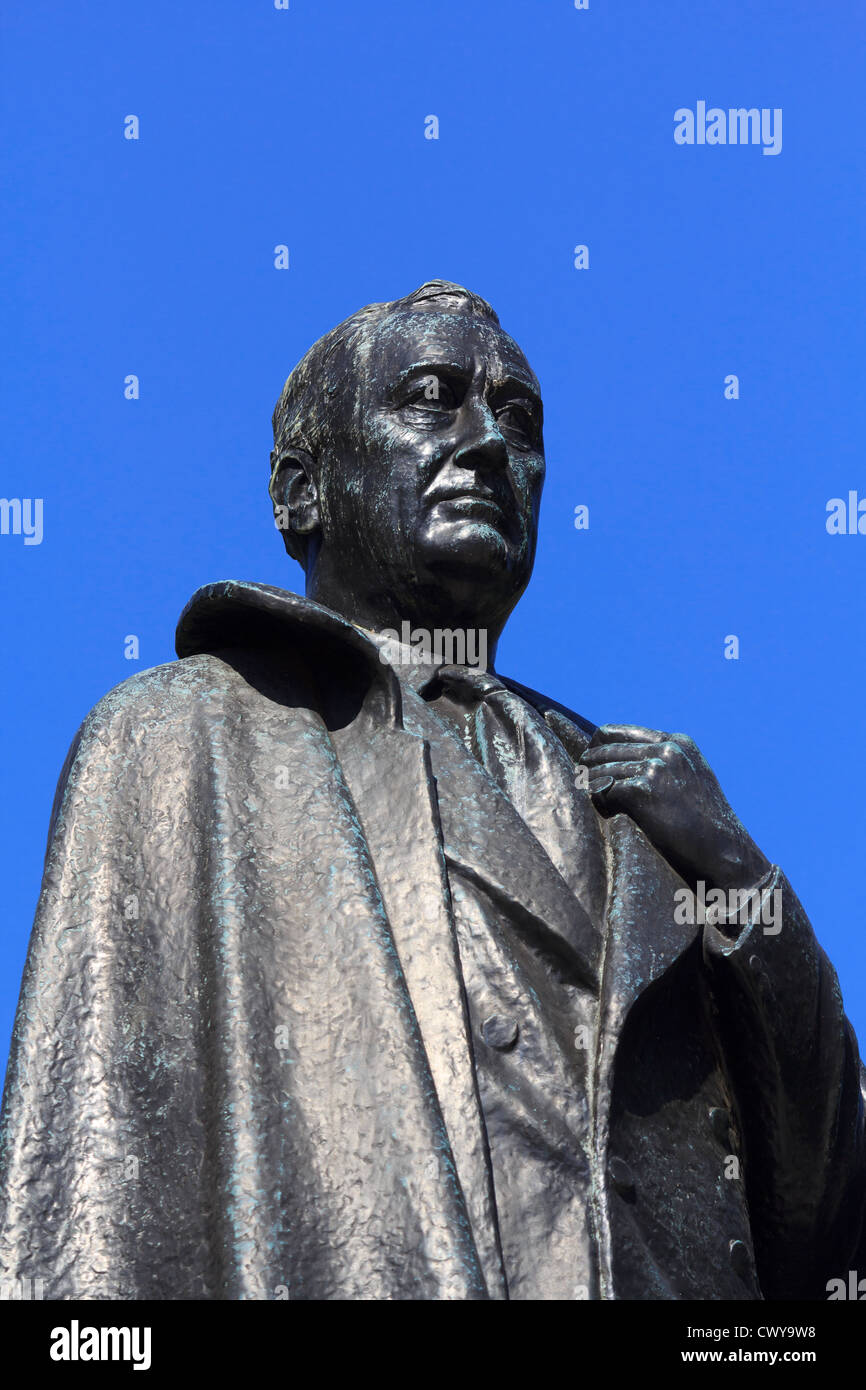 Roosevelt statue hi-res stock photography and images - Alamy