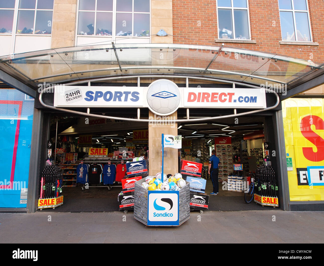 Sportsdirect hi-res stock photography and images - Alamy