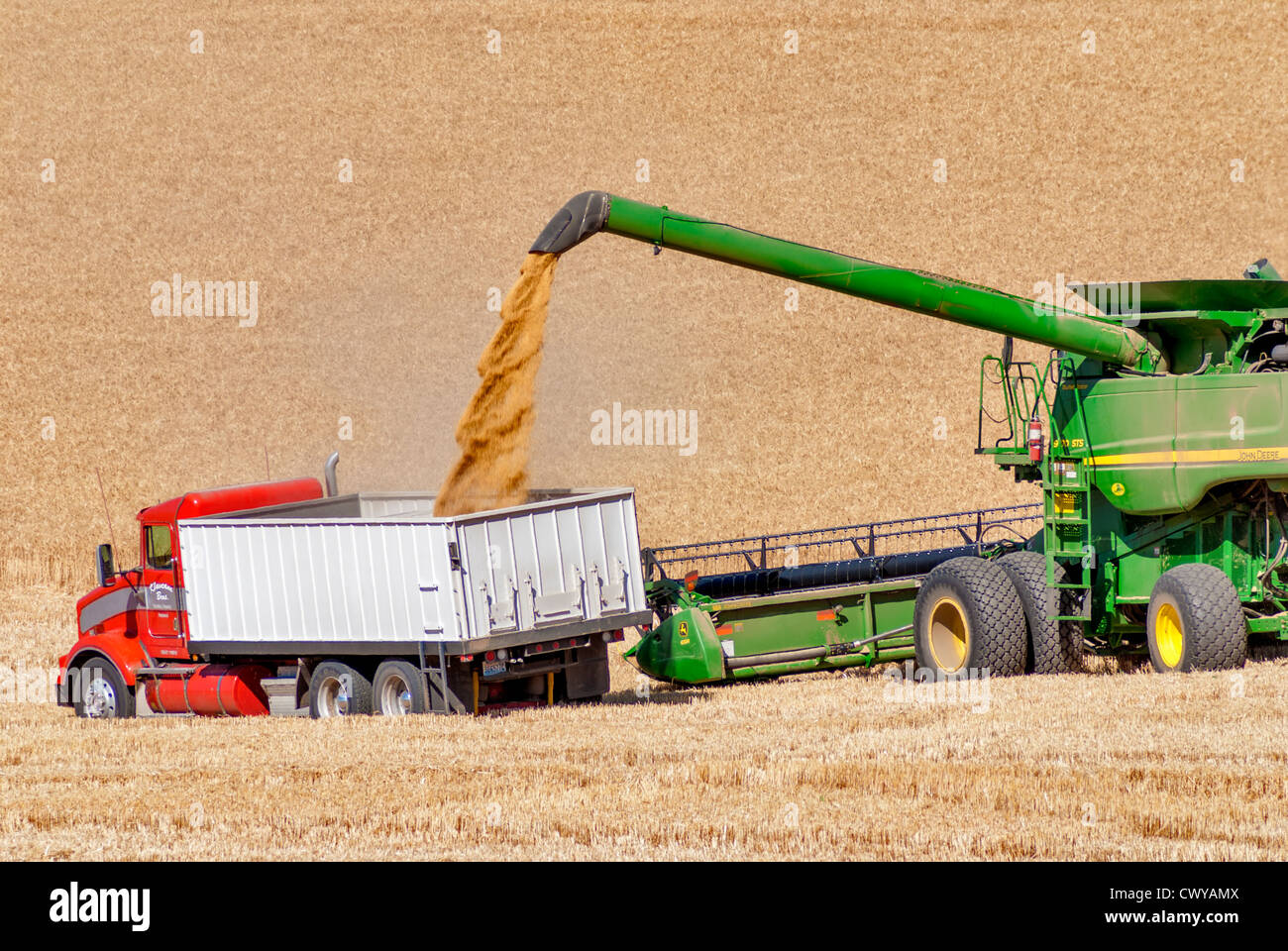 Grain truck hi-res stock photography and images - Alamy