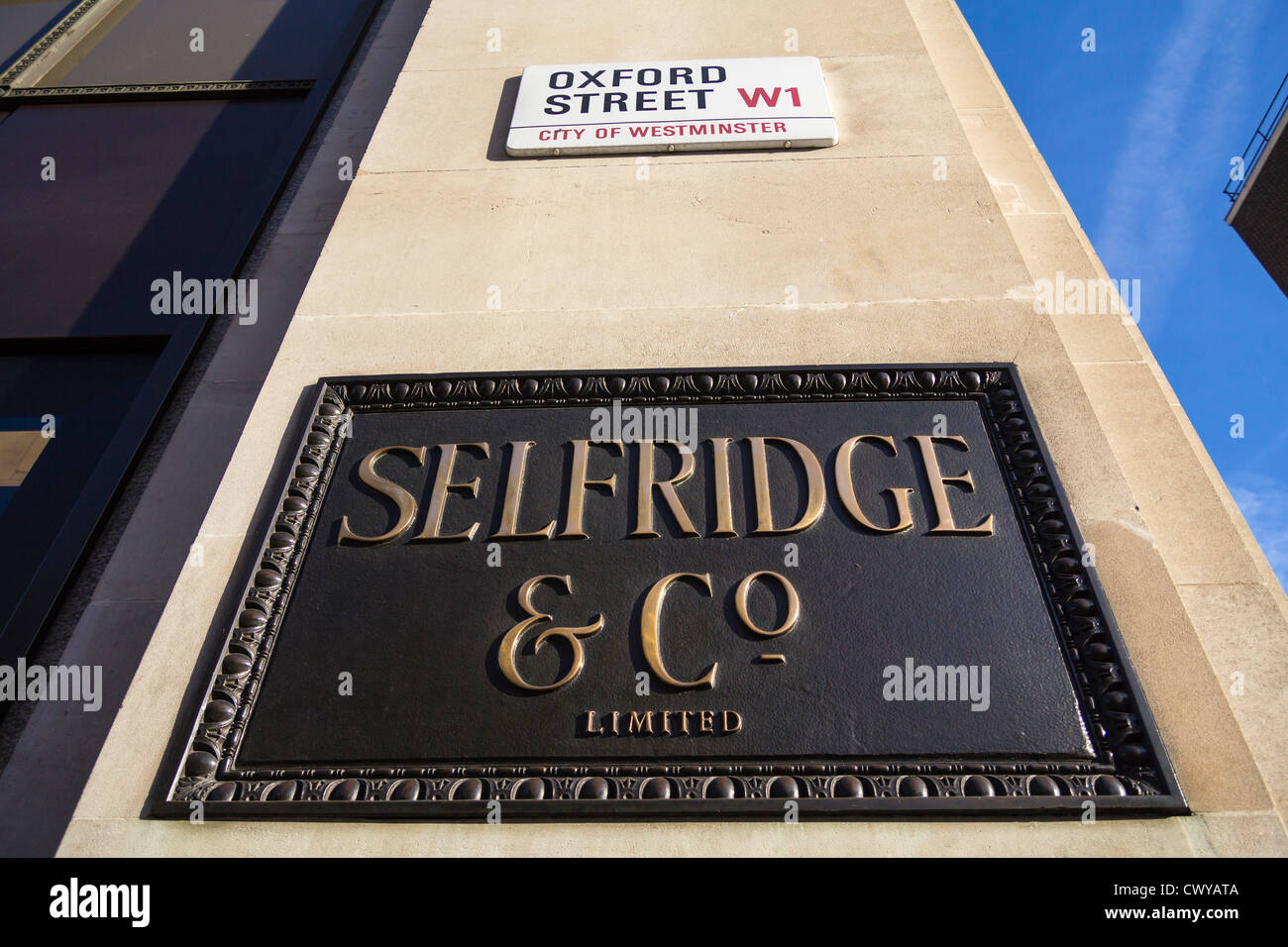 Selfridges oxford street hi-res stock photography and images - Alamy