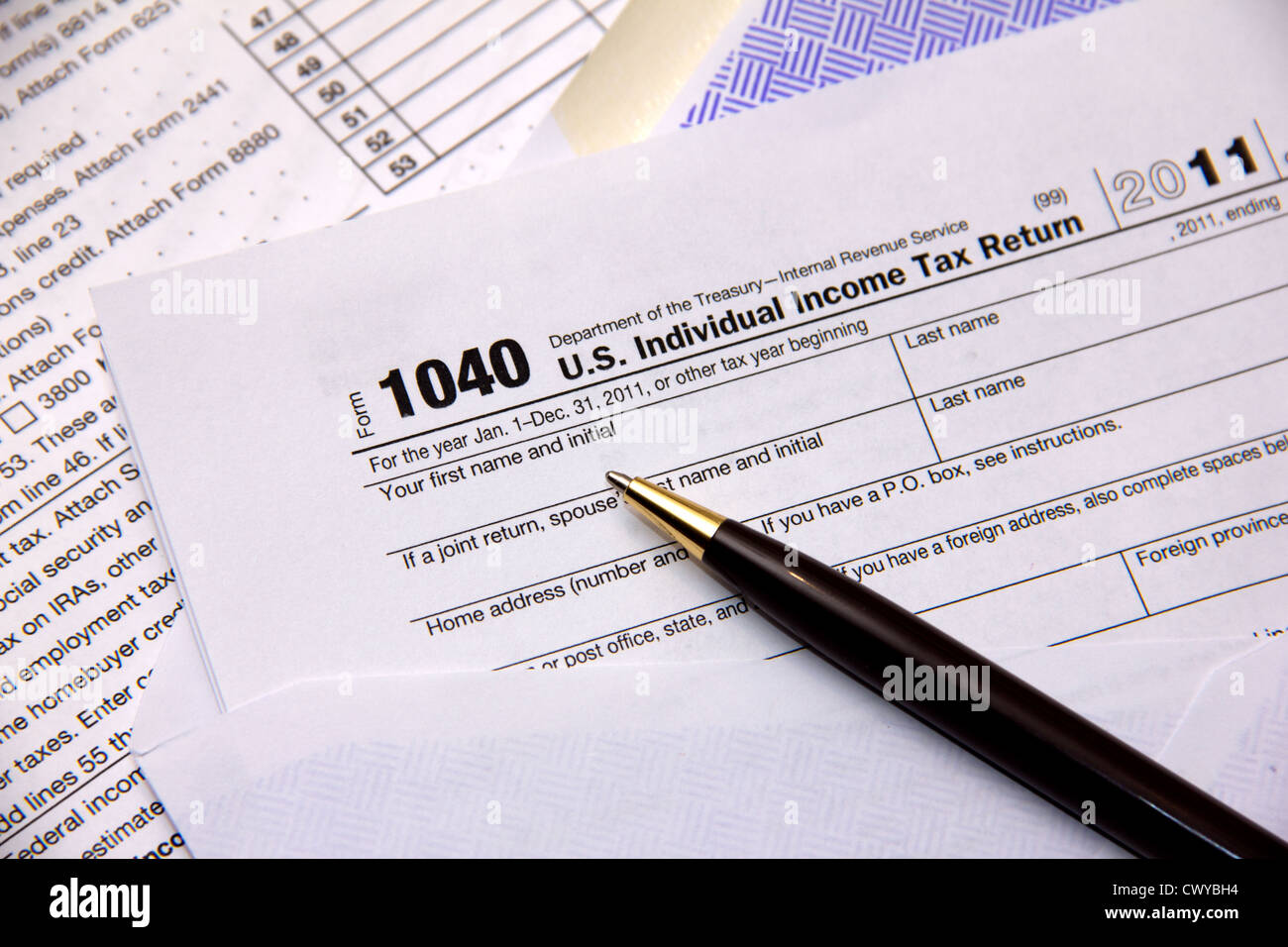 Tax return forms 1040 hi-res stock photography and images - Alamy