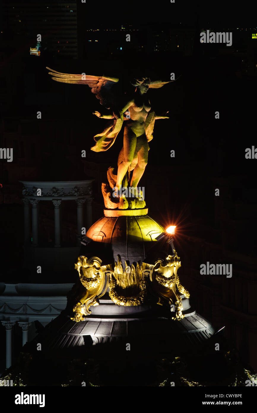 Statue of winged goddess hi-res stock photography and images - Alamy