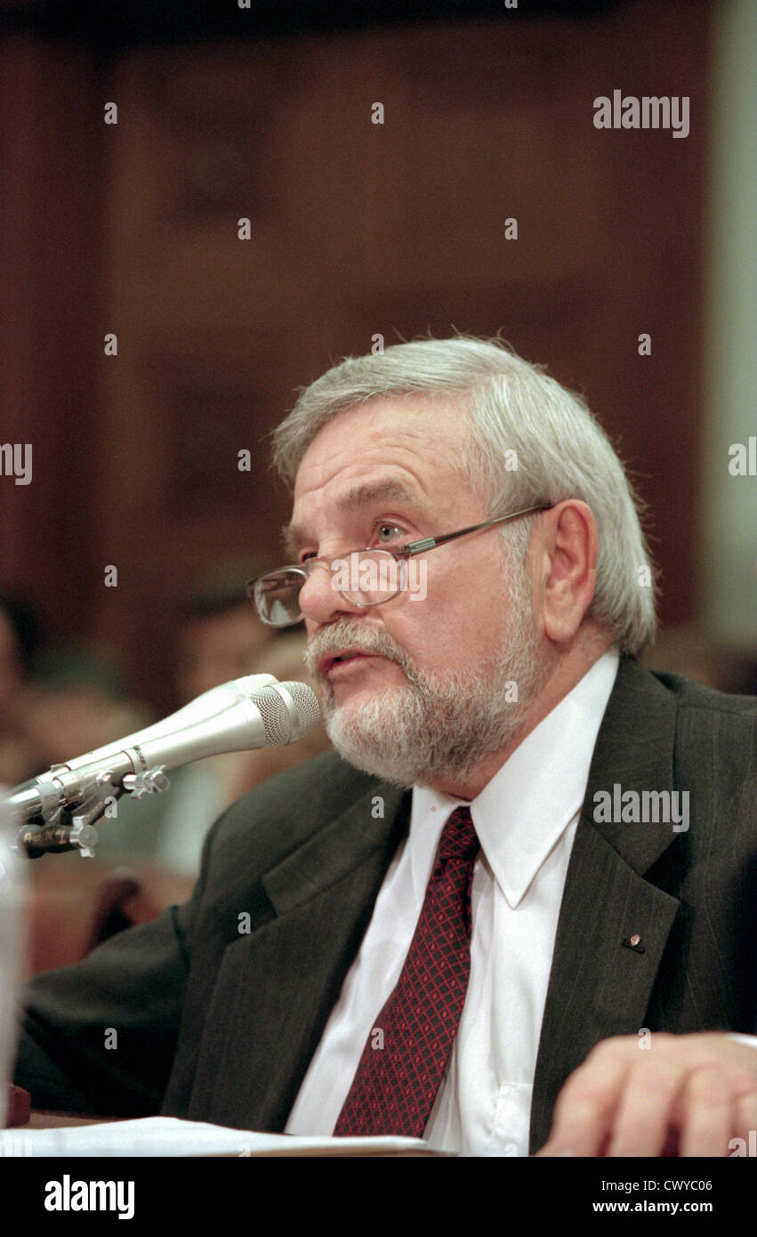 Republican chief investigative counsel David Schippers during House ...