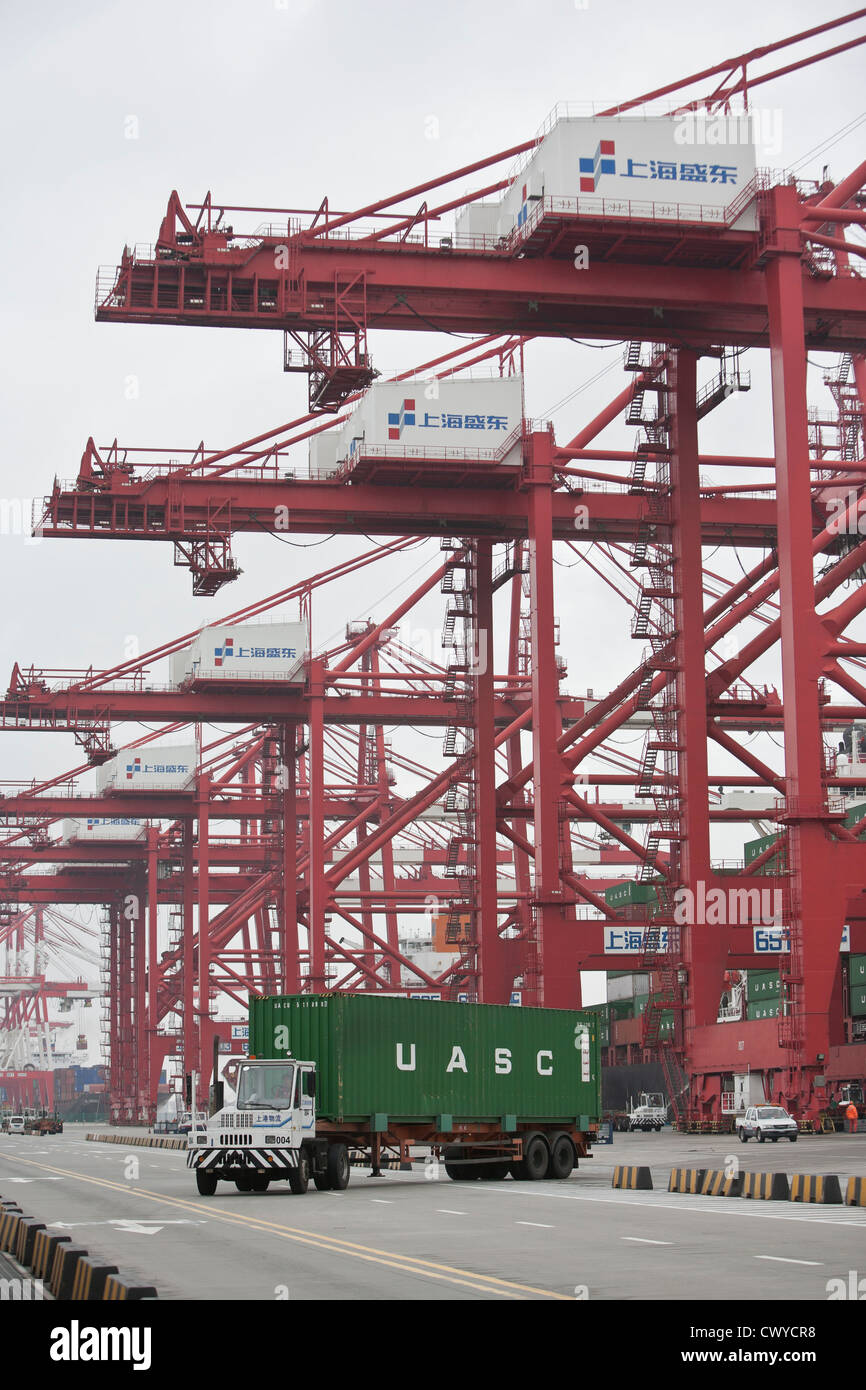 Yangshan Deep-Water Port of Shanghai Stock Photo - Alamy