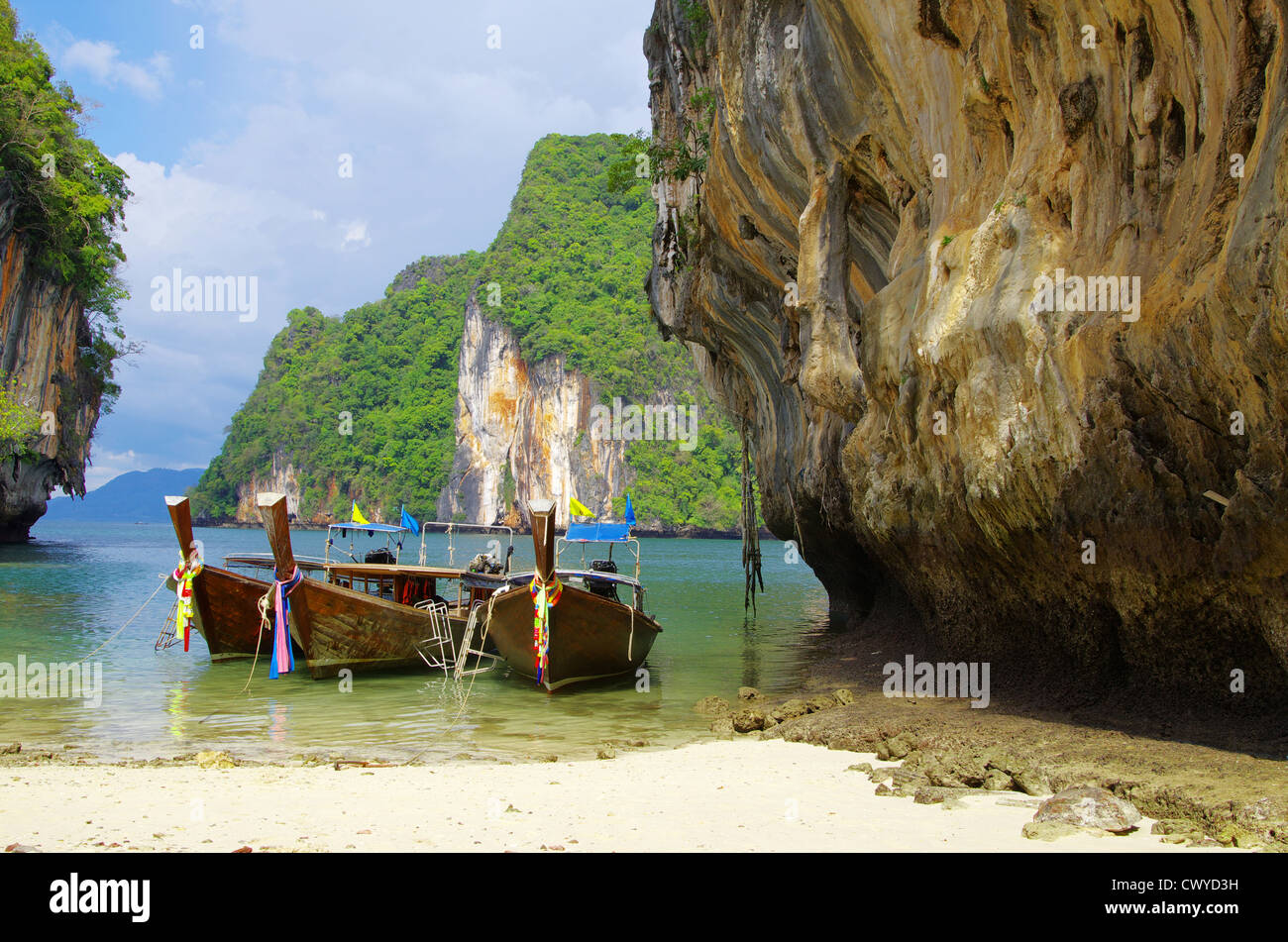 boats and islands in andaman sea Thailand Stock Photo - Alamy