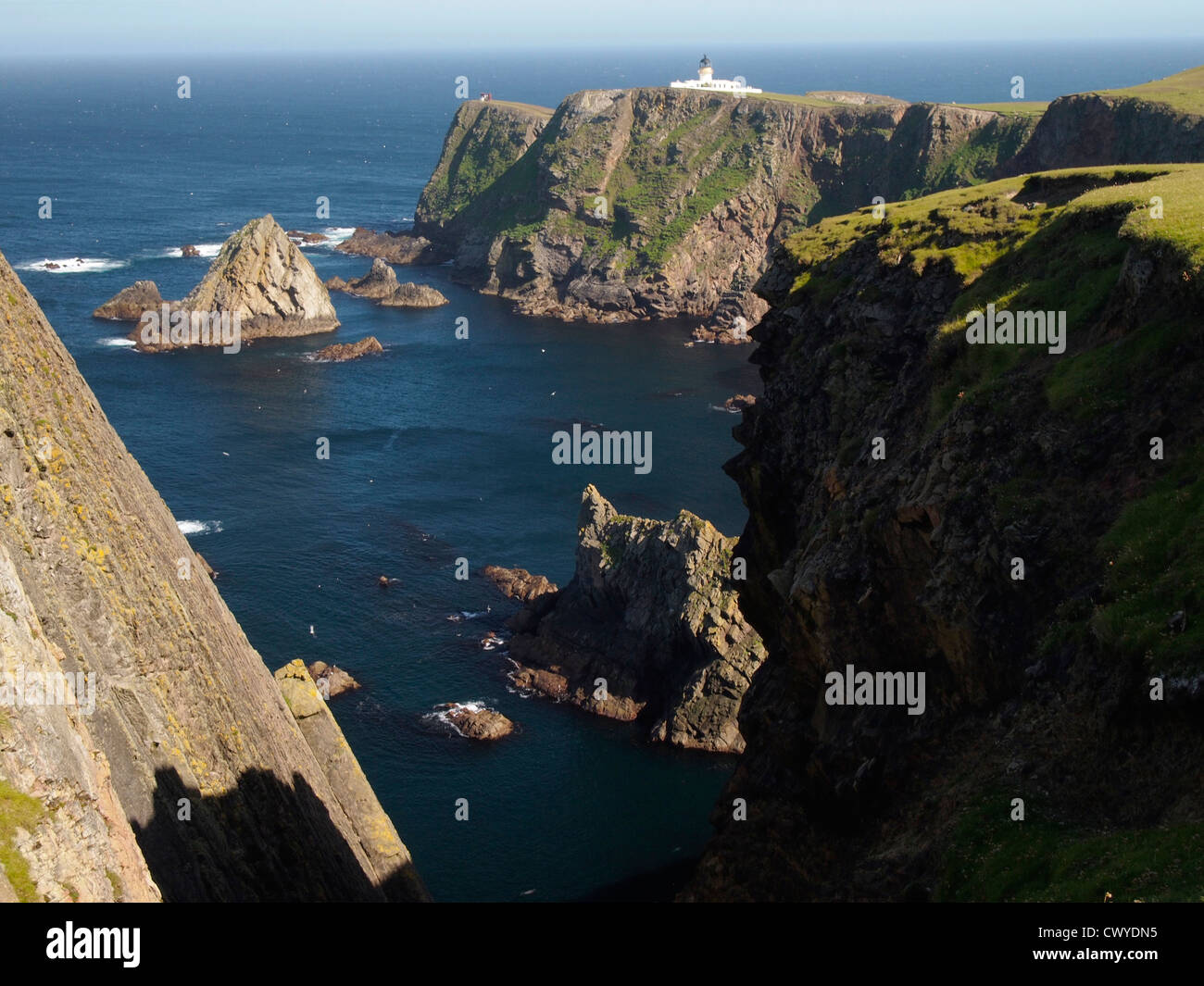 Fair isle north lighthouse hi-res stock photography and images - Alamy