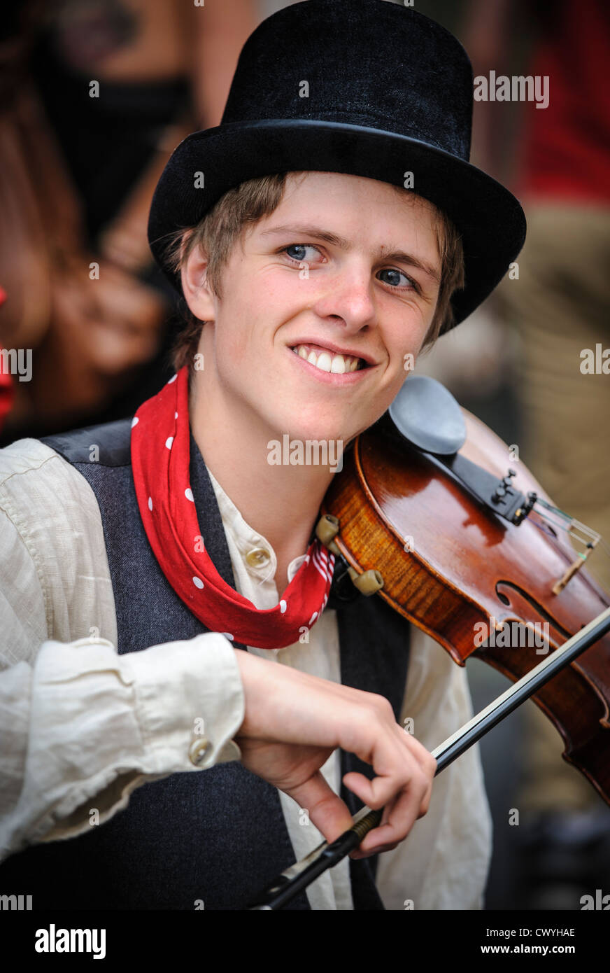A Fringe Performer entertains the crowd and advertises their Fringe ...