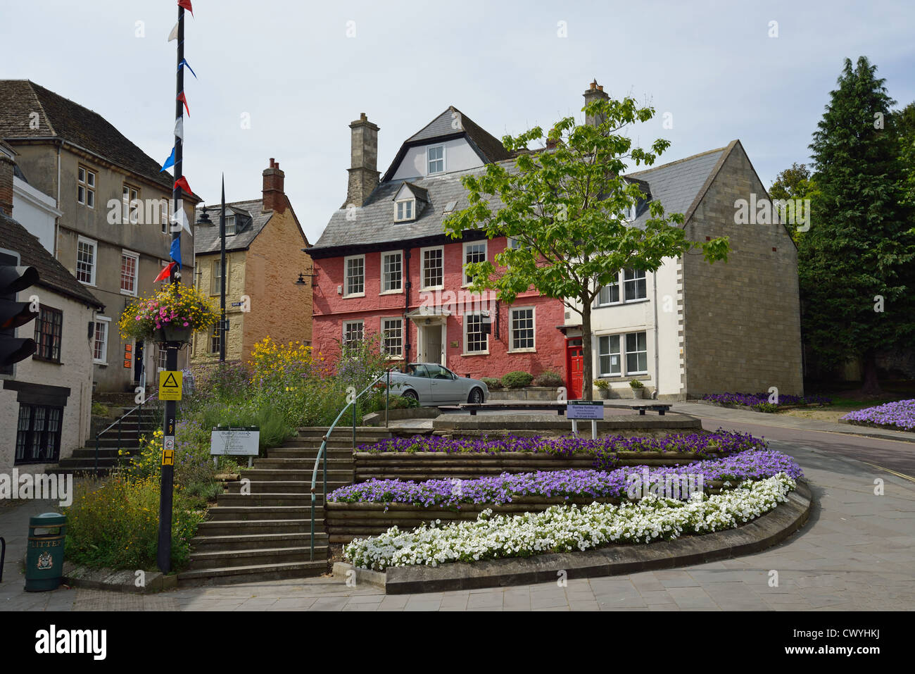 Period houses on Castle Street, Market Hill, Calne, Wiltshire, England ...