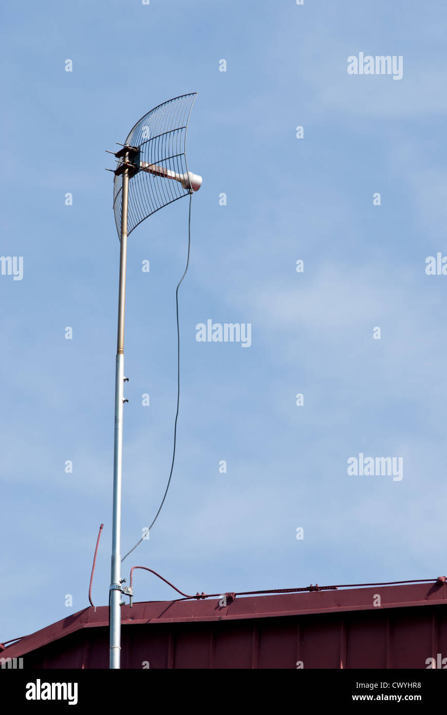 Mesh antenna hi-res stock photography and images - Alamy