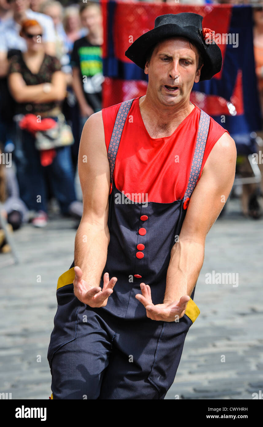 A Fringe Performer entertains the crowd and advertises their Fringe ...