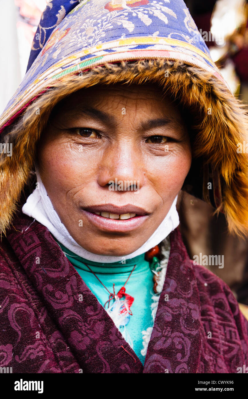 Traditional Tibetan Girl High Resolution Stock Photography and Images ...