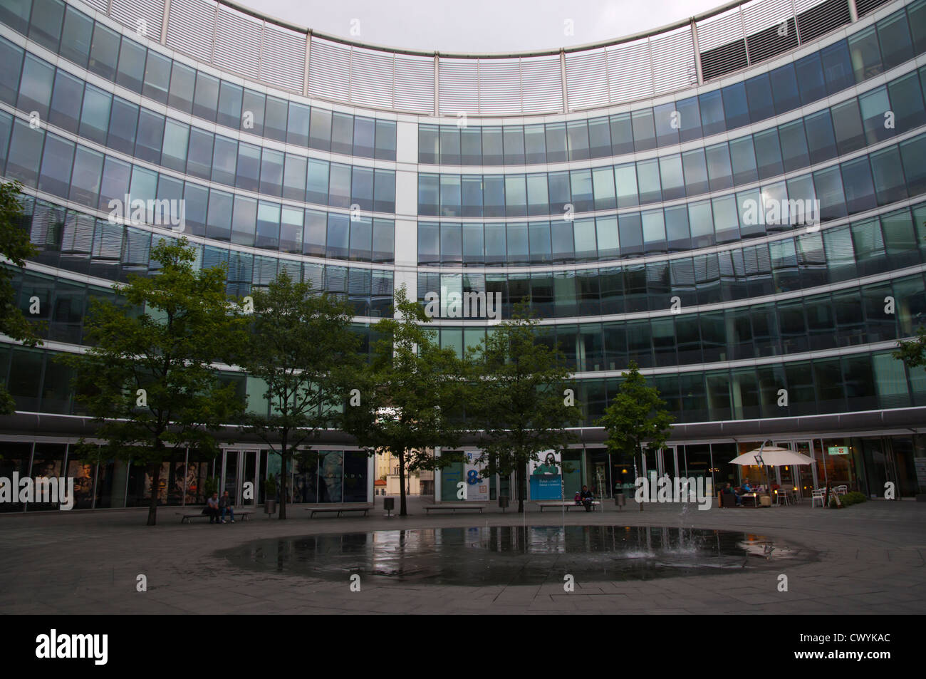 Metropolitan office building (2003) by Norman Foster at Plac ...