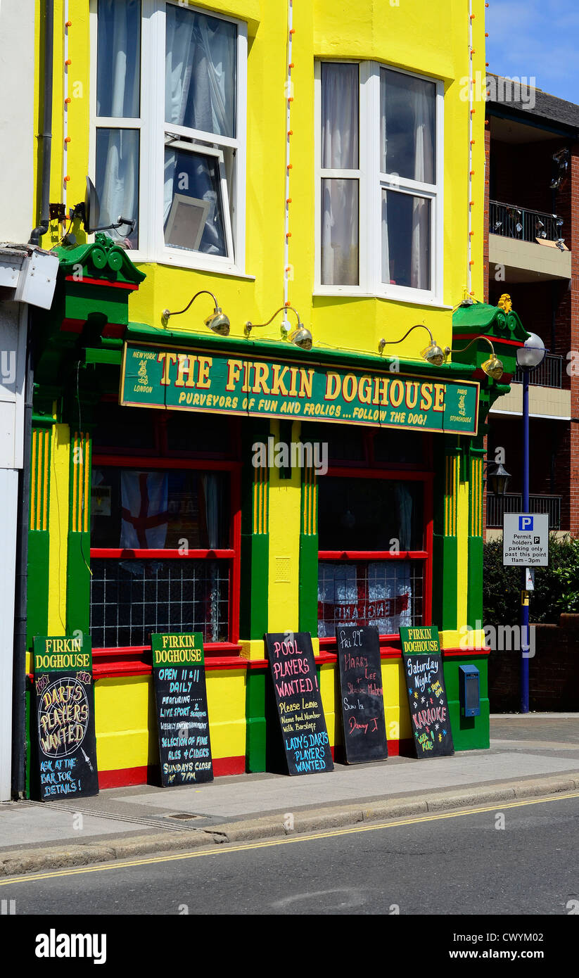 Pub in Plymouth The Firkin Doghouse Stock Photo - Alamy