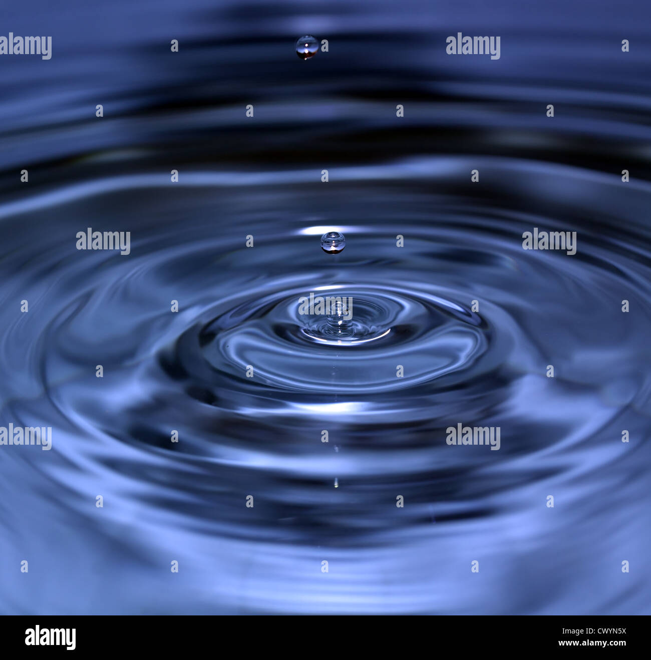 Water circle splash hi-res stock photography and images - Alamy