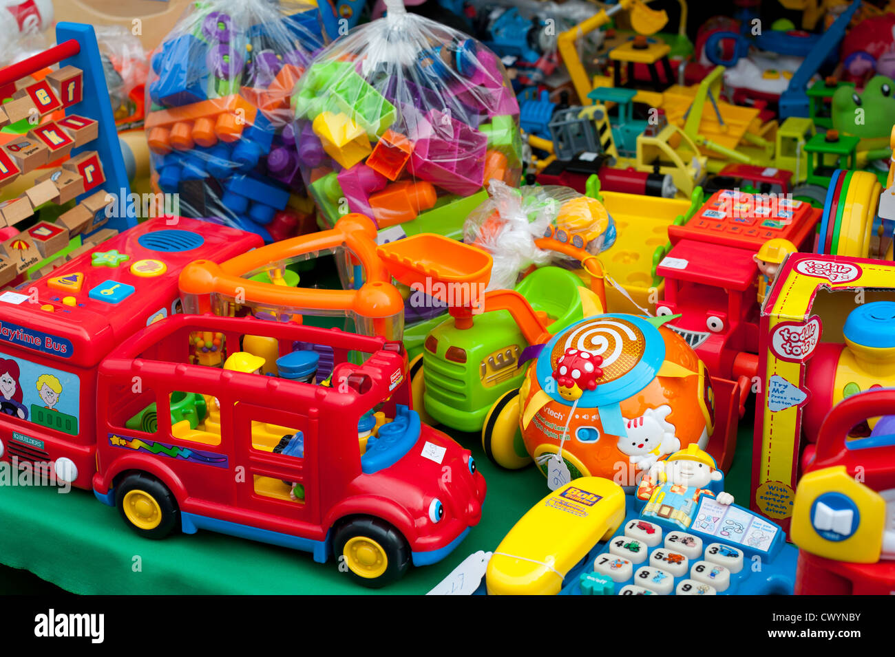 Food stall festival hi-res stock photography and images - Alamy