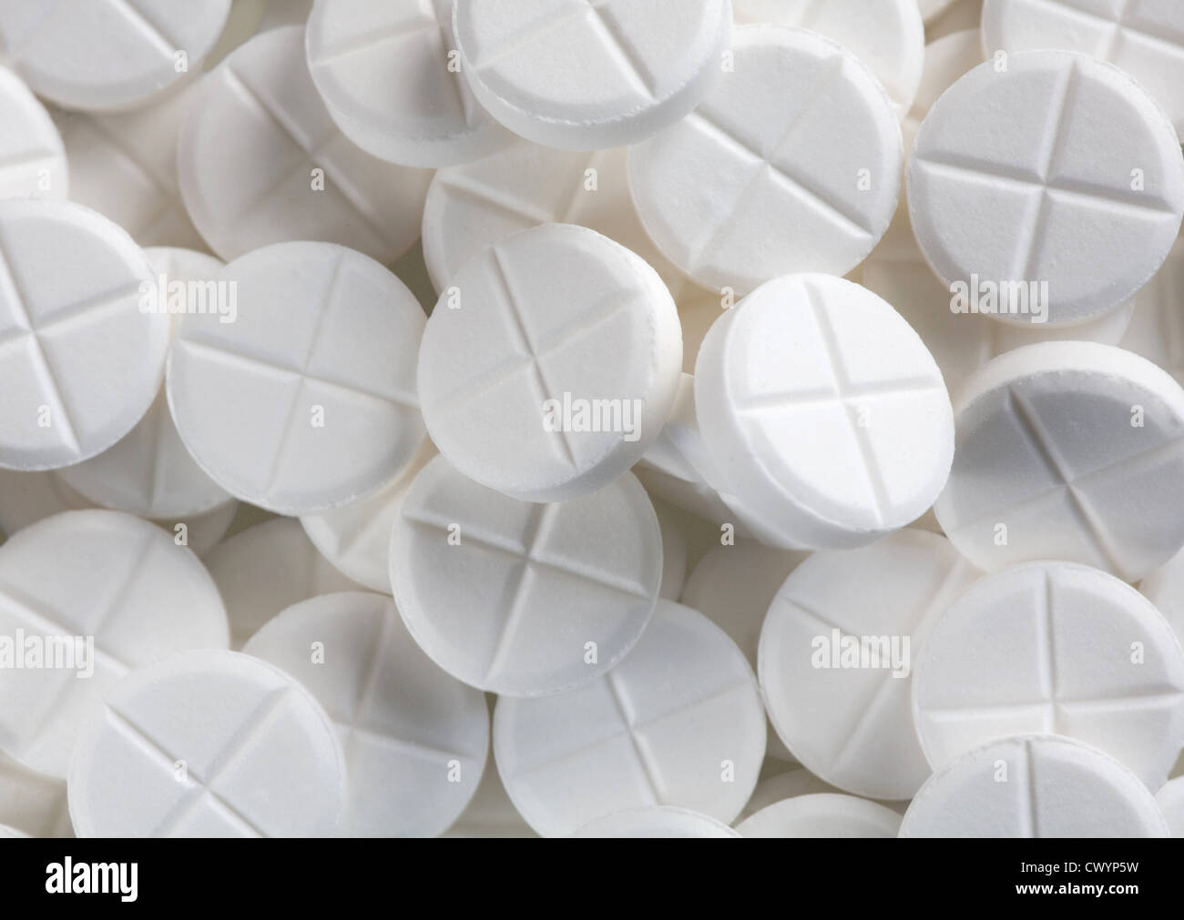 Group of white tablets Stock Photo - Alamy