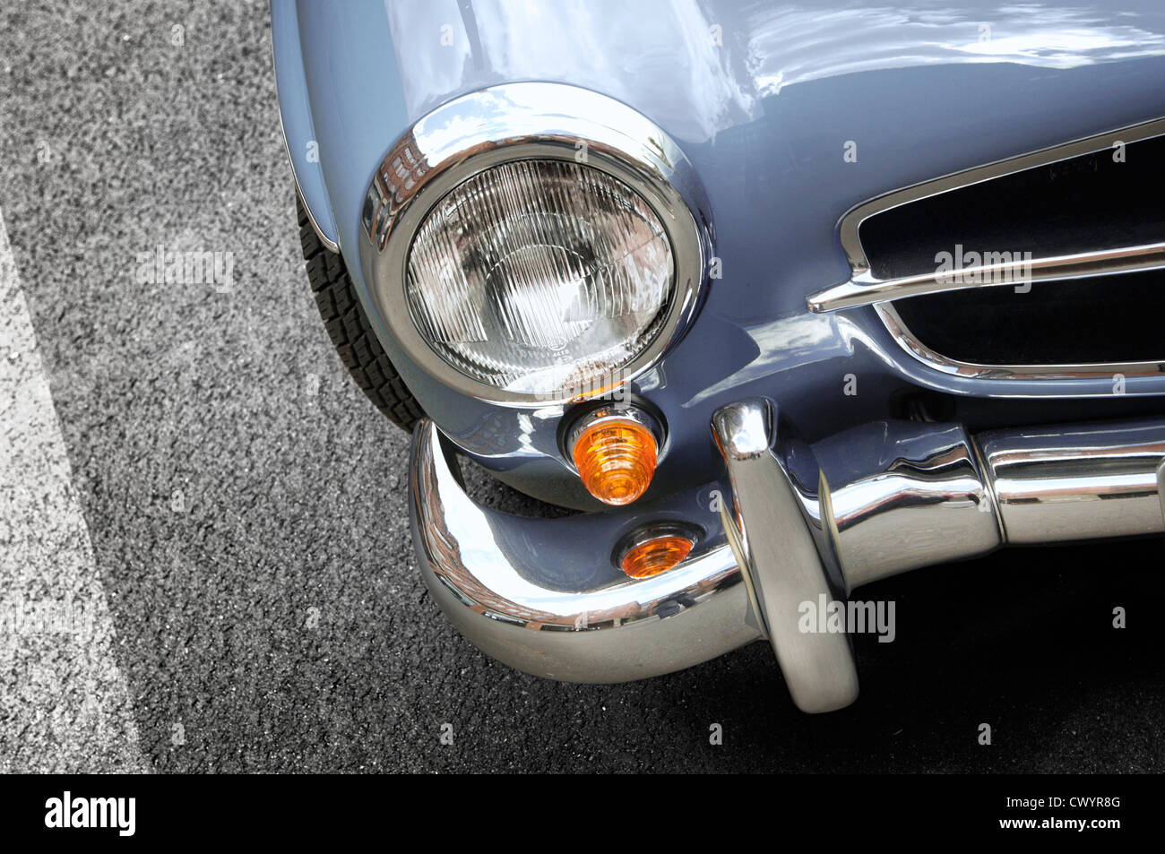 Headlight from a Mercedes Benz Stock Photo - Alamy