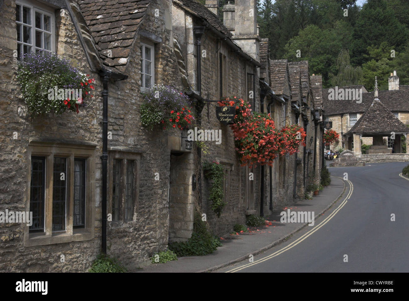 Cottages of castle Coombe Stock Photo - Alamy