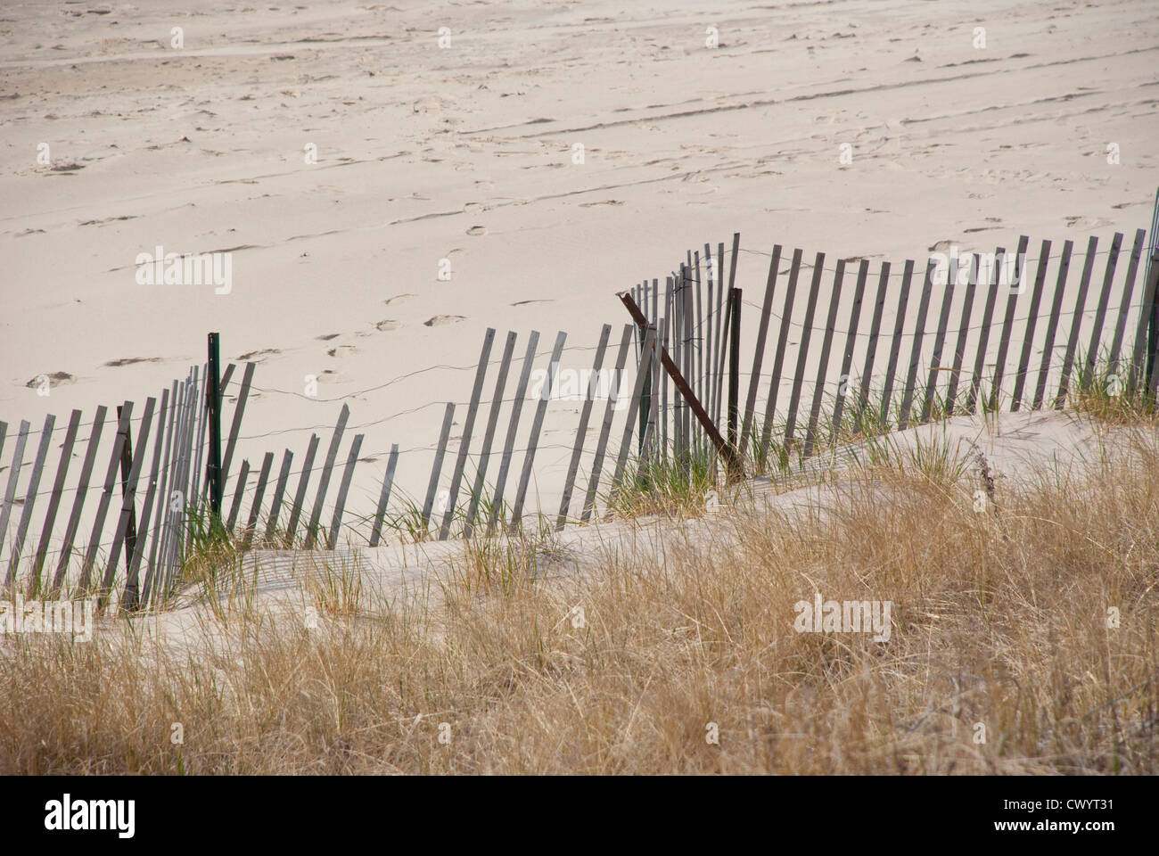 Beach fence hi-res stock photography and images - Alamy
