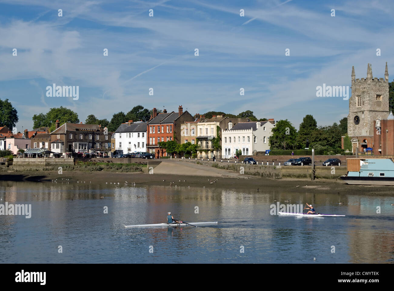 canoeists on the river thames at isleworth, middlesex, england Stock ...