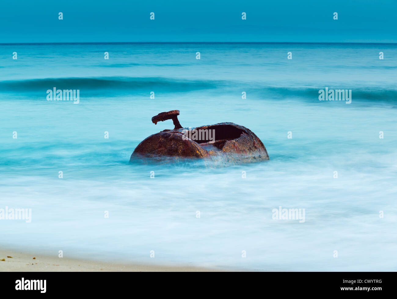 Metal from ship wreck hi-res stock photography and images - Alamy