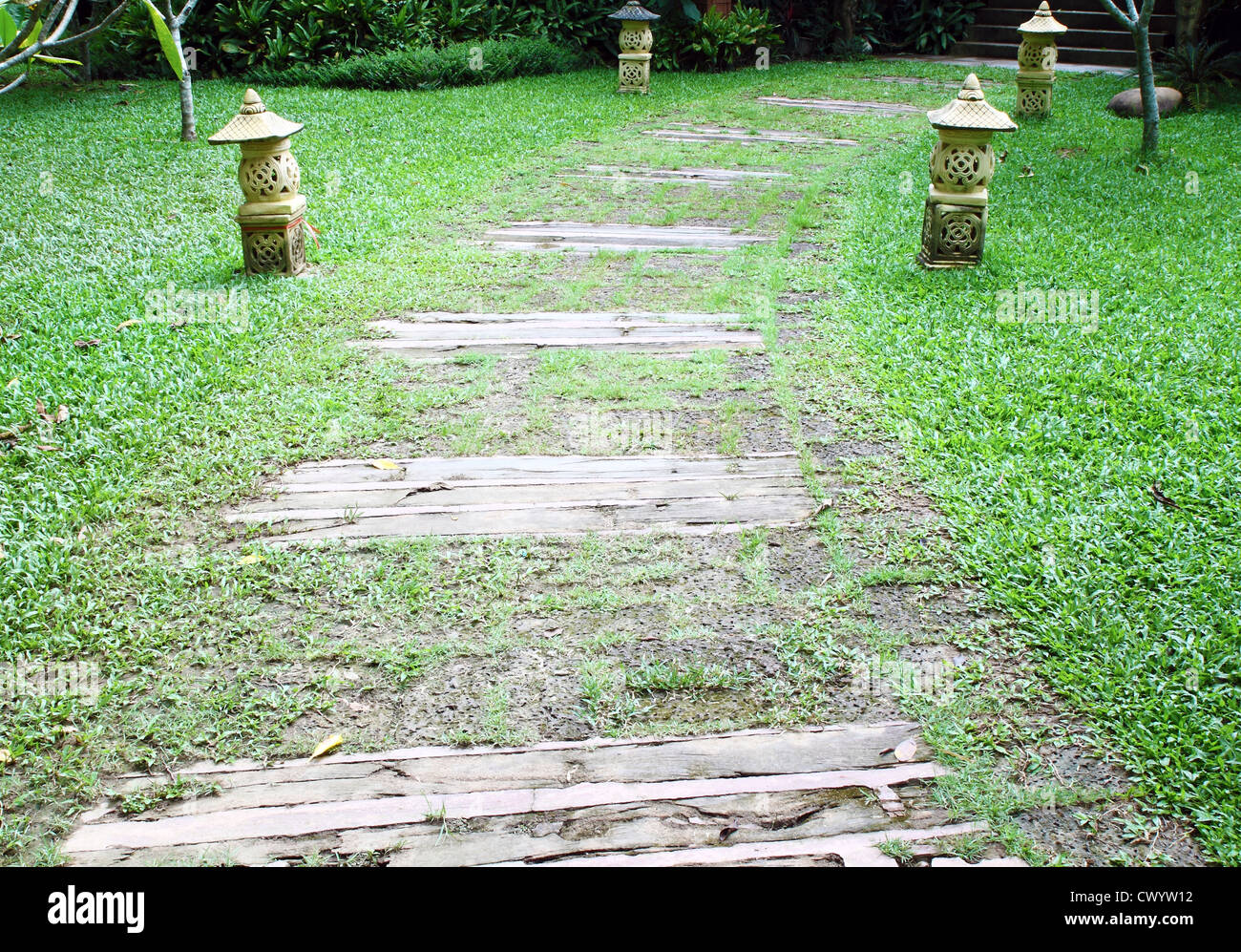 wooden pathway in the garden Stock Photo - Alamy