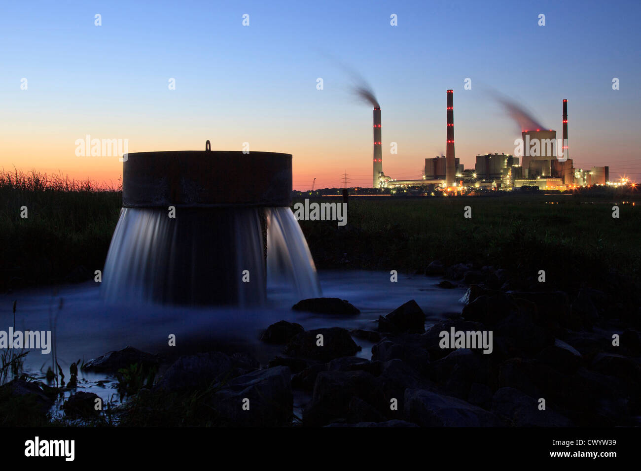 Coal fired generating stations hi-res stock photography and images - Alamy