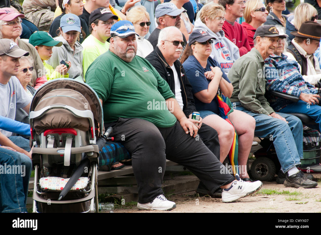 Spectators at outdoor festival Stock Photo - Alamy