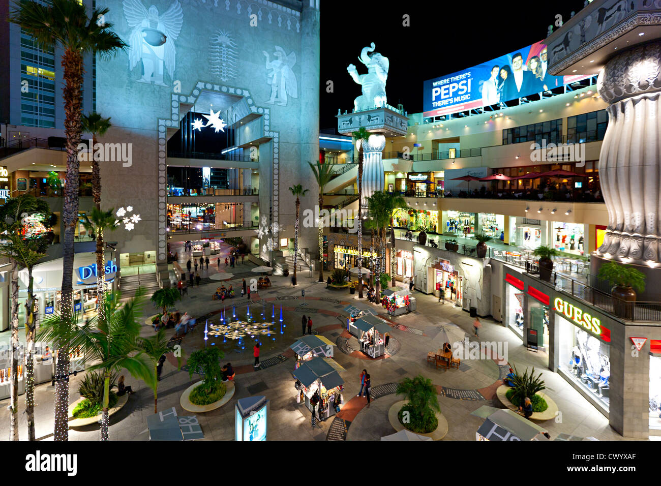 Shopping centre usa hi-res stock photography and images - Alamy