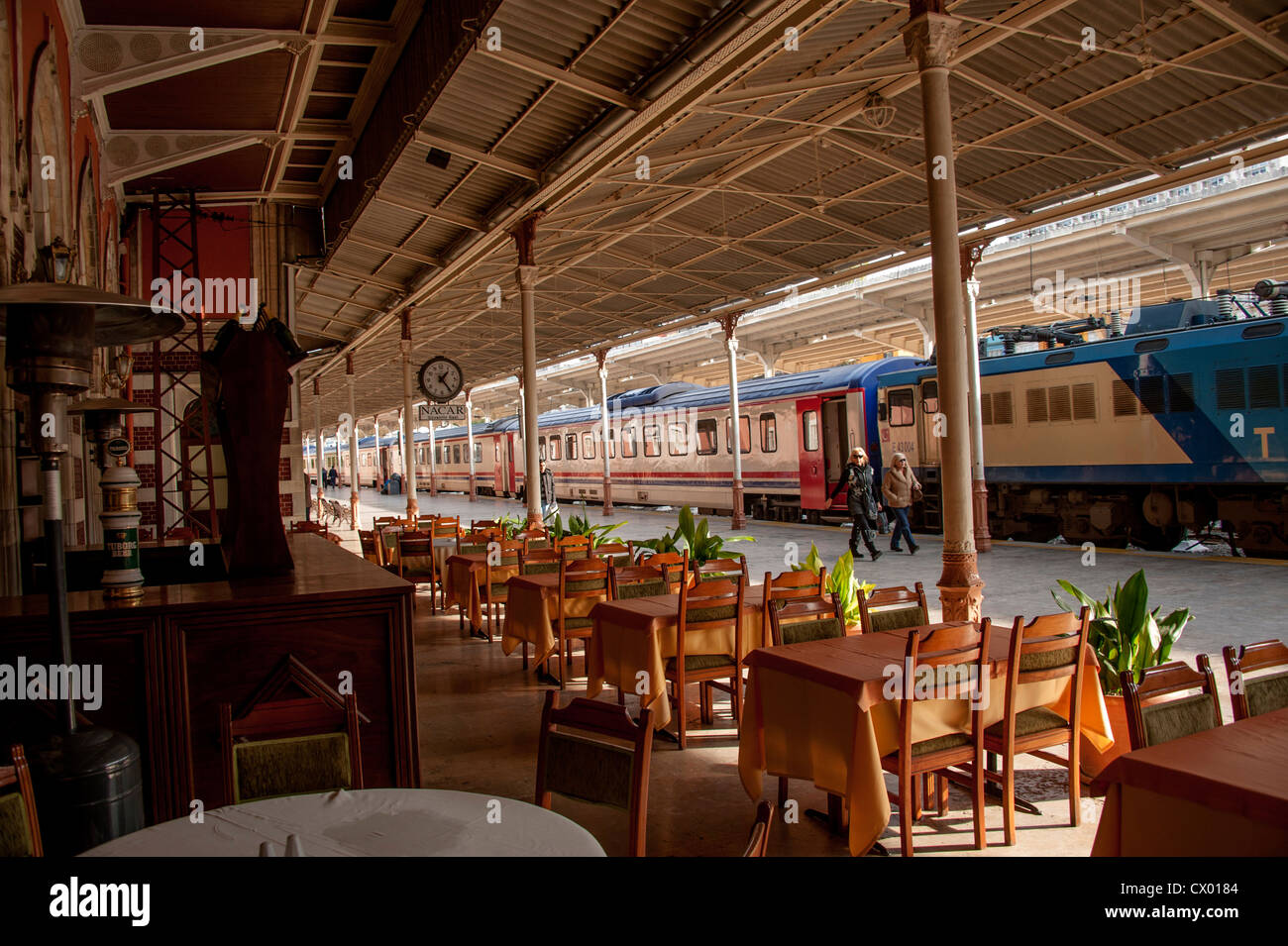 Istanbul train station platform hi-res stock photography and images - Alamy