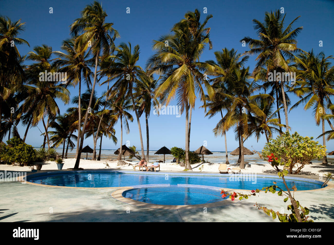 The swimming pool and beach at the luxury Echo Beach Hotel, Bjewuu ...