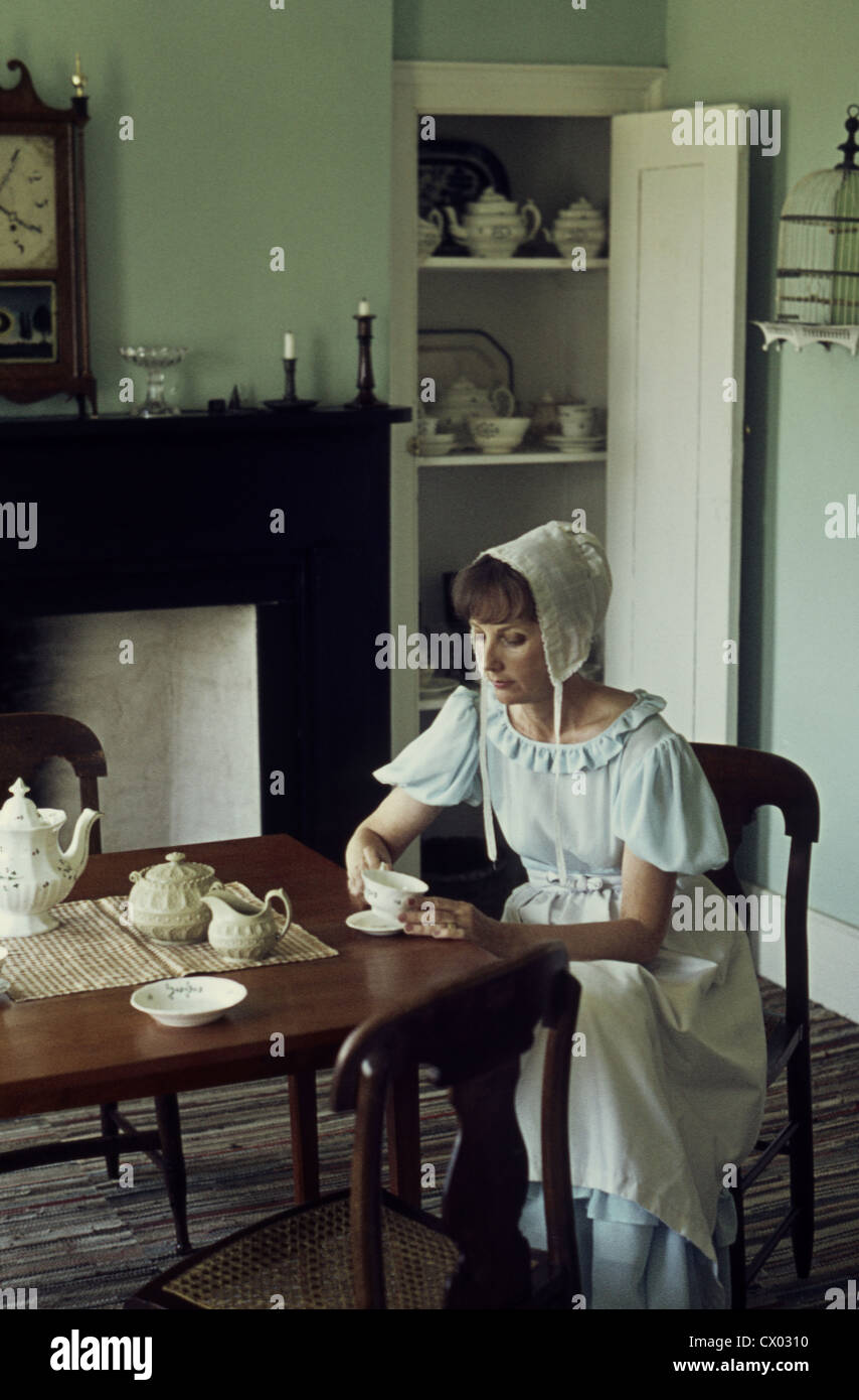 Historic white colonial style hi-res stock photography and images - Alamy