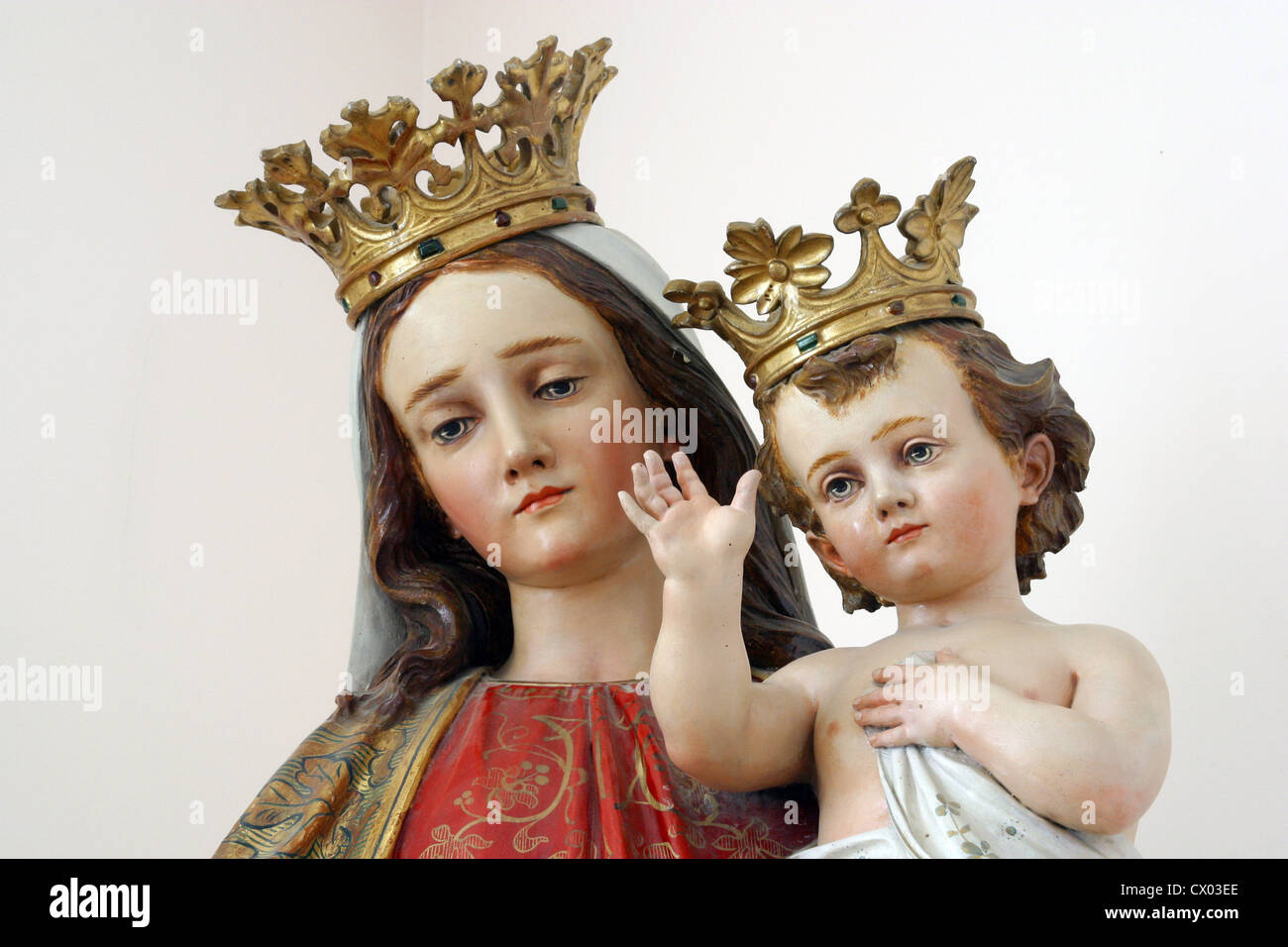 Blessed Virgin Mary with baby Jesus Stock Photo - Alamy