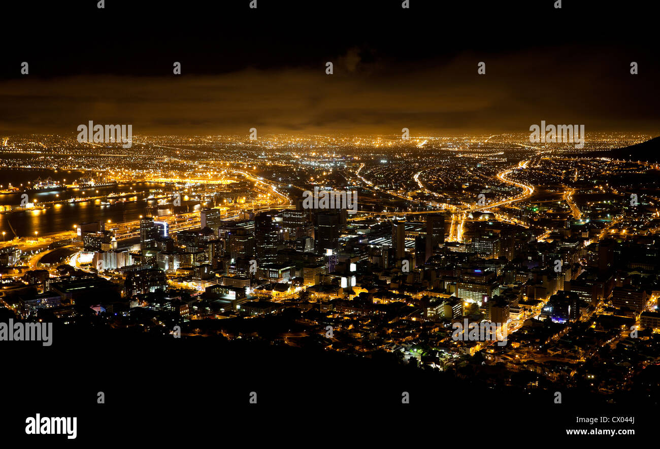 Night view cape town hi-res stock photography and images - Alamy